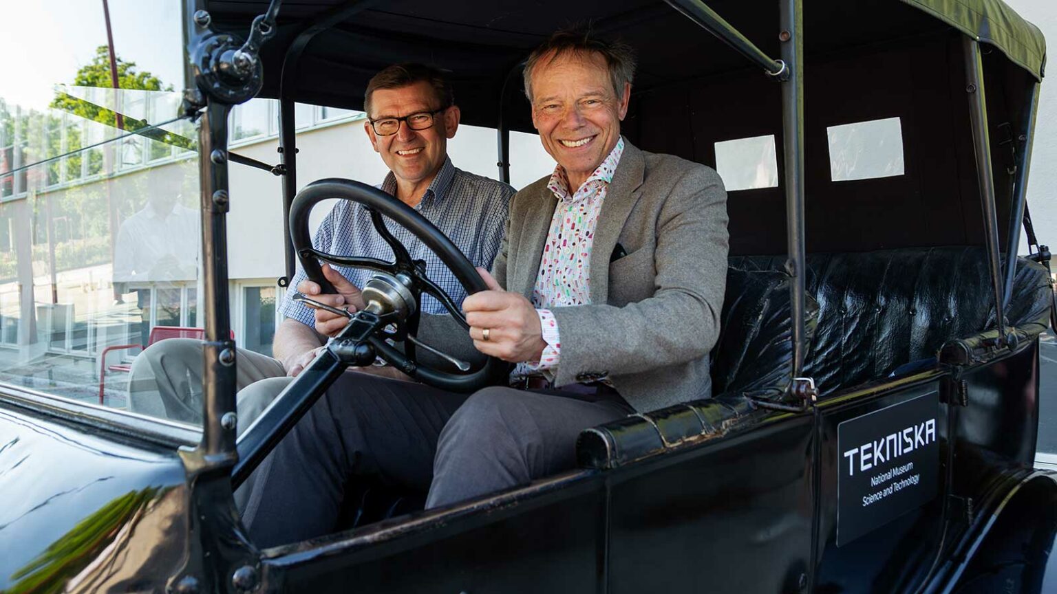 Historisk bilträff: T-Forden möter framtiden i Trähallen - Tekniska museet